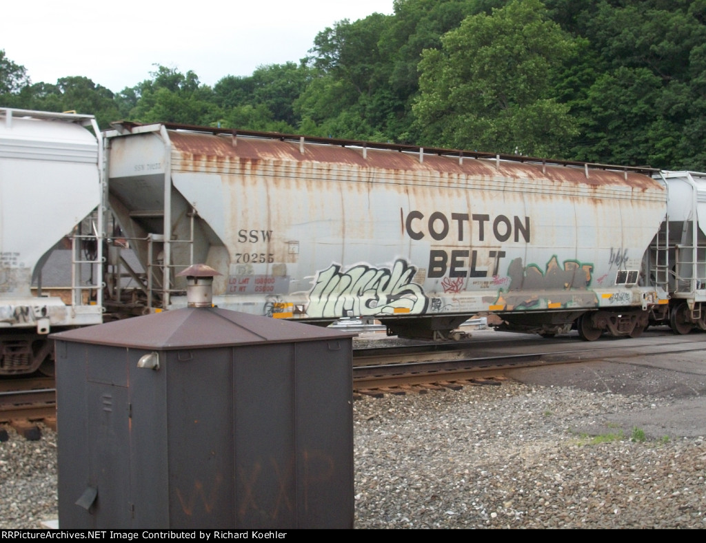 Cotton Belt covered hopper